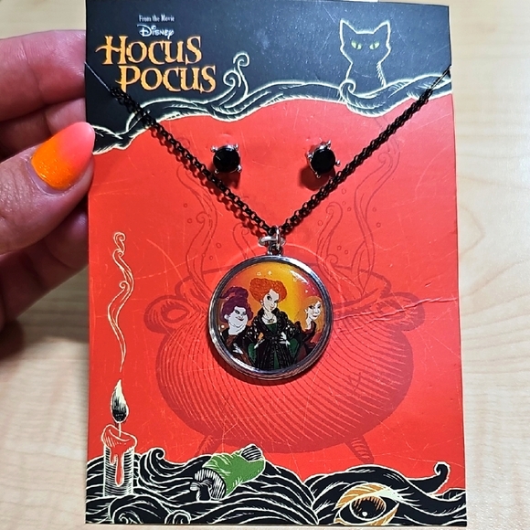 Disney | Jewelry | New Disney Hocus Pocus Necklace And Earring Set ...